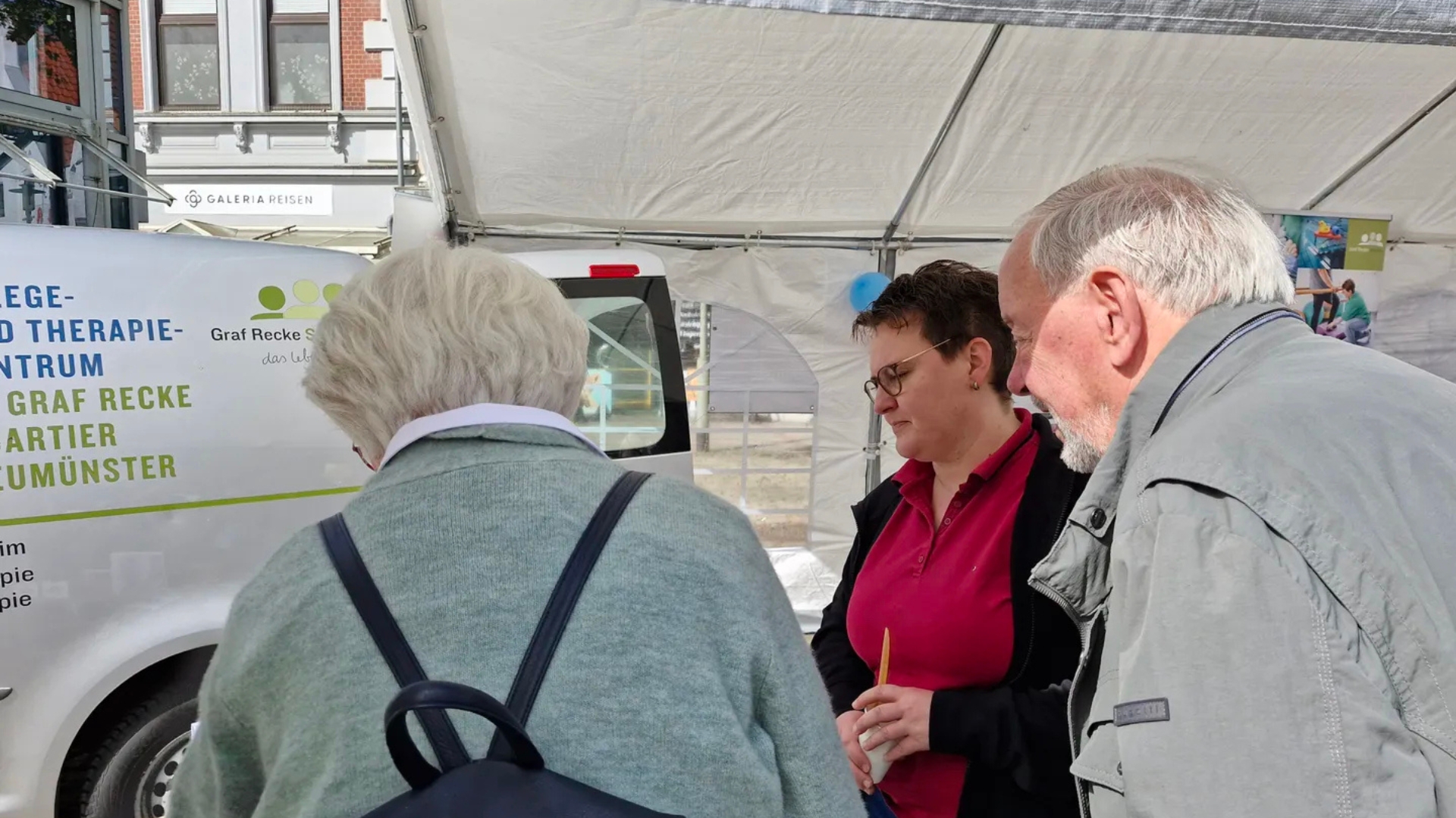 Graf Recke Stiftung | Der Tag der Pflege auf dem Großflecken in Neumünster